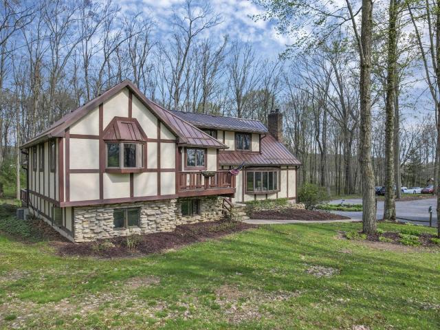 3915 Maxwell Road
