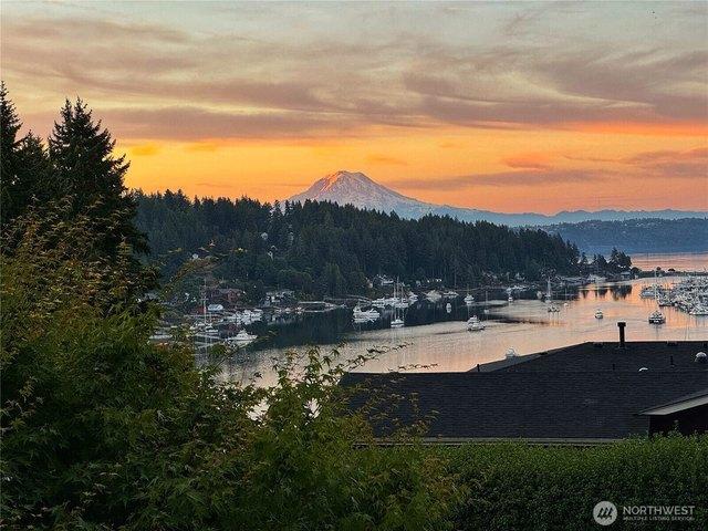 3915 Bay View Ln, Gig Harbor, WA 98332