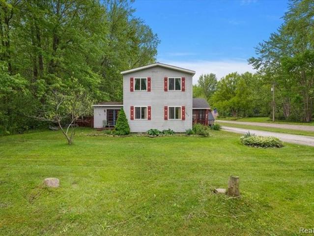 3915 Fruit St, Clay Township, MI 48001