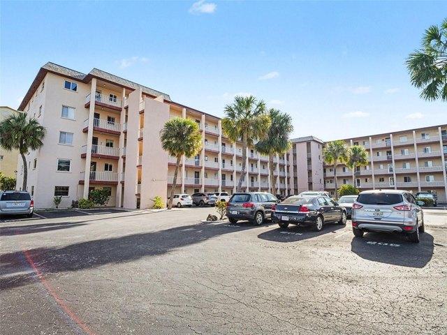 3915 Lake Bayshore Dr Unit 306, Bradenton, FL 34205