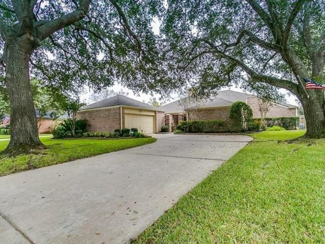 3915 Pleasant Valley Dr, Missouri City, TX 77459