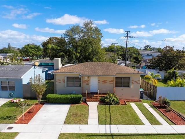 3915 SW 68th Ave, Miami, FL 33155