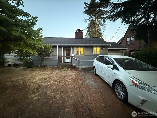 3915 S Burns St, Seattle, WA 98118