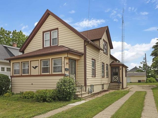 3915 10th Ave, Kenosha, WI 53140