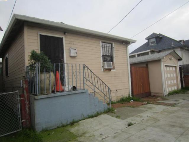 3915 12th St, Oakland, CA 94601