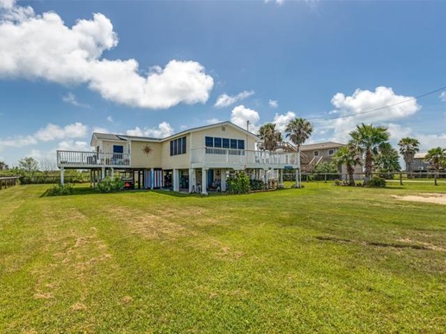 3915 1st St, Galveston, TX 77554