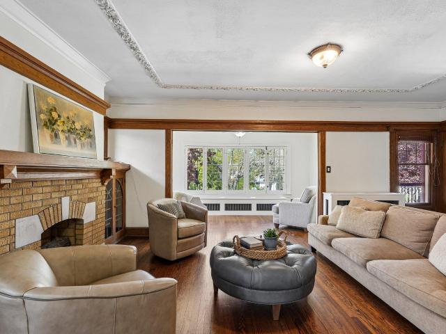 3916 N Farwell Ave, Unit 3918