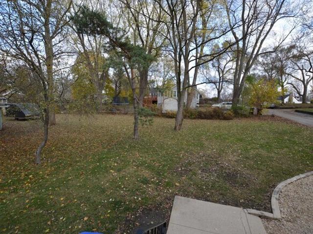 3916 E Lake Shore Drive