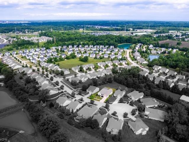 39178 Hawthorne Dr, Avon, OH 44011