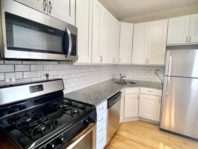 3917 n southport avenue # 1e