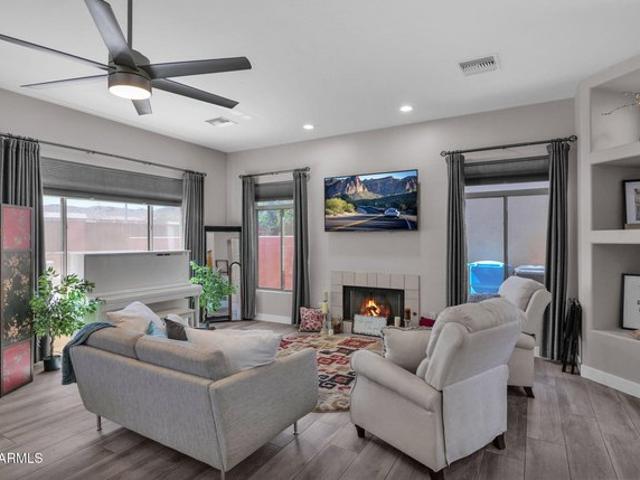 3917 E Carter Dr, Phoenix, AZ 85042