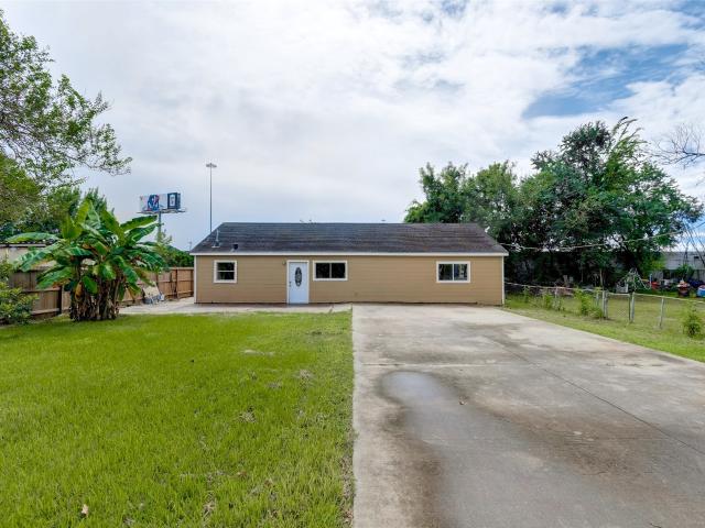 3918 Cedar Hill Lane