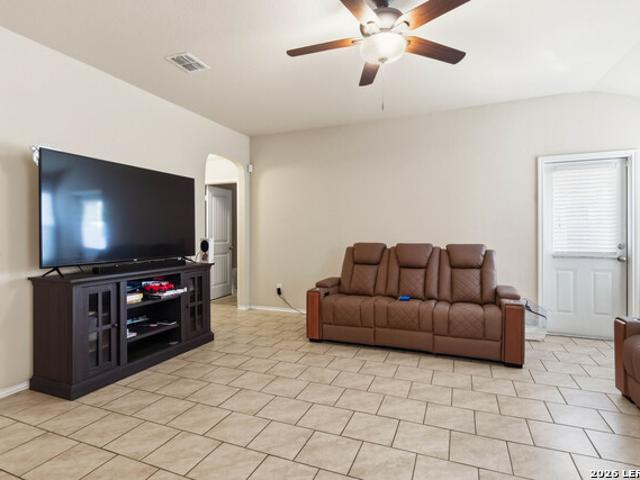 3918 Goliad Frd