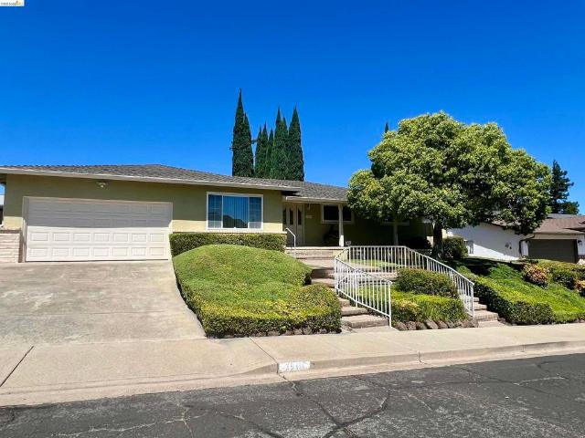 3918 Pebble Dr