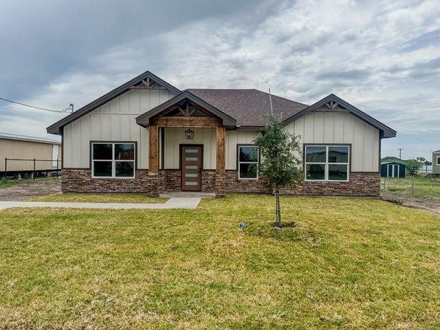 3918 Rancho Clayton Dr, Eagle Pass, TX 78852