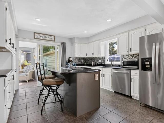 3918 Rockwell Dr, Madison, WI 53714