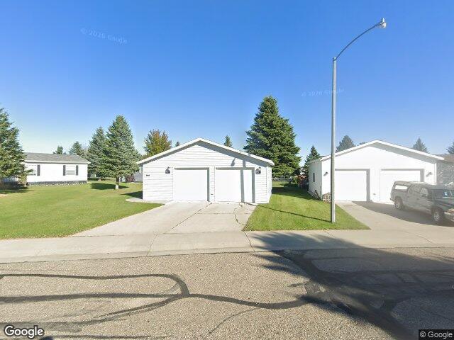 3919 Avondale Dr, Bismarck, ND 58503