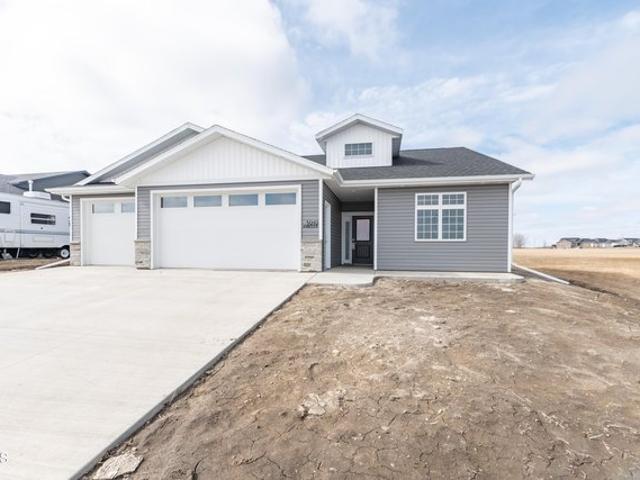 3919 Amari Loop NW, Mandan, ND 58554