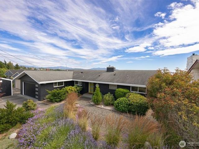 3919 Cliffside Dr, Bellingham, WA 98225