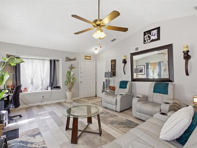 3919 Queens Court