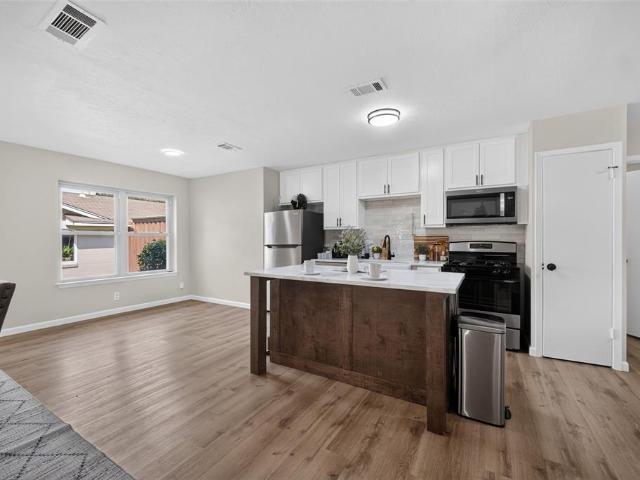 3919 Ridgeoak Way