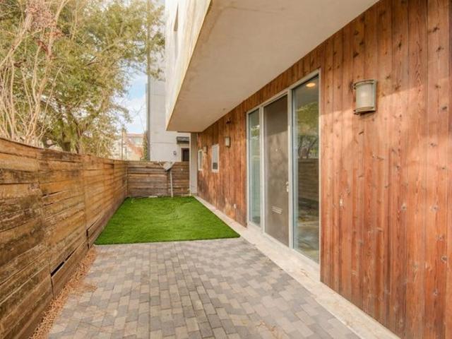 3910 Austin St, Houston, TX 77004