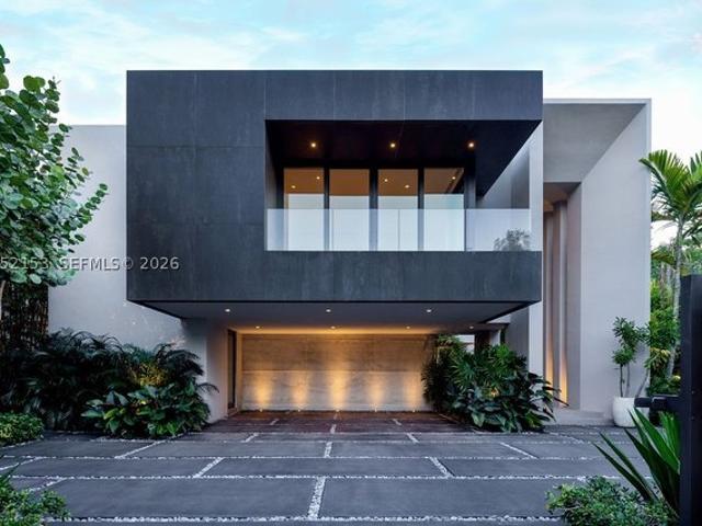 3910 Battersea Rd, Miami, FL 33133