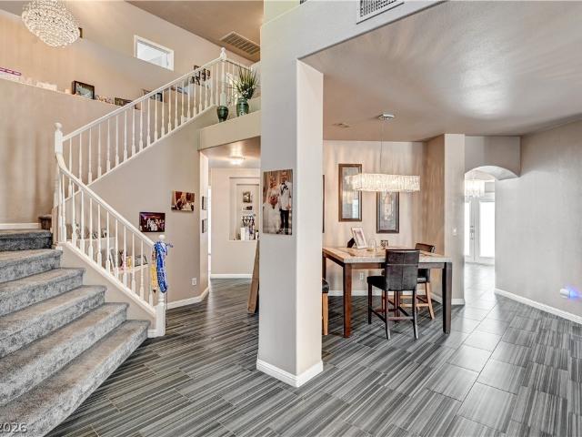 3910 Crooked Oak Street