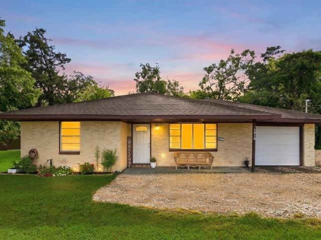 3910 Dickinson Ave, Dickinson, TX 77539