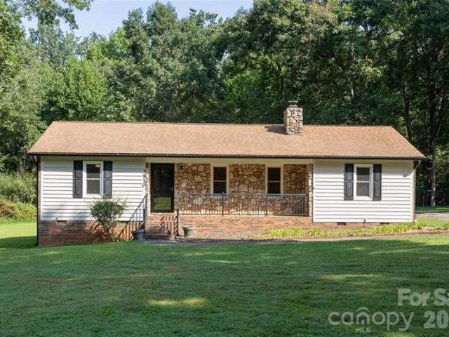 3910 English Oak Dr, Lincolnton, NC 28092