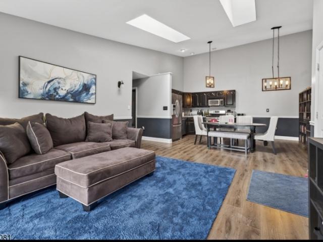 3910 Graham Ct