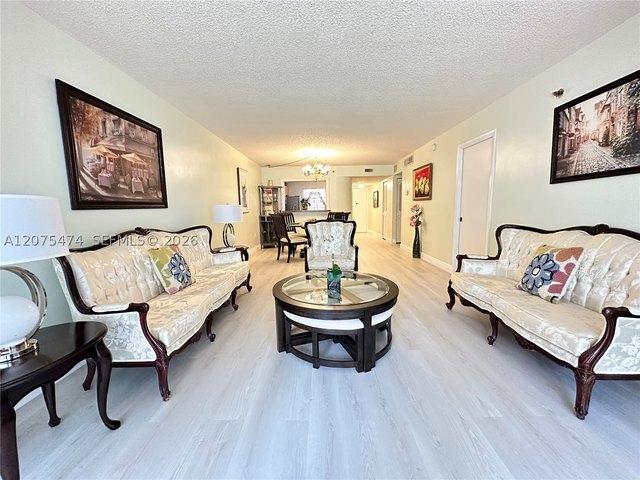 3910 Inverrary Blvd Unit 202B, Lauderhill, FL 33319