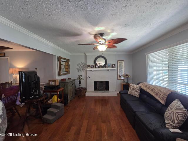 3910 Kirby Ln
