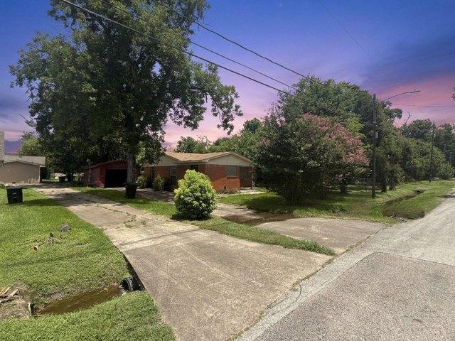 3910 Leffingwell St, Houston, TX 77026