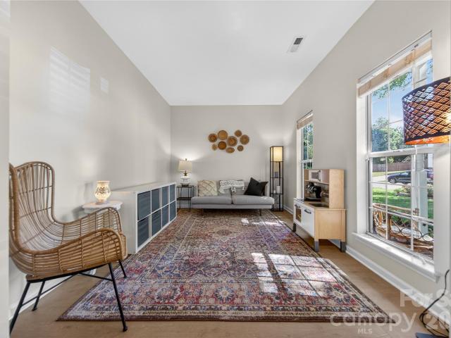 3910 Longwood Drive SW