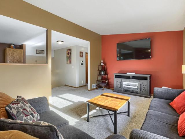 39119 Riverside Court