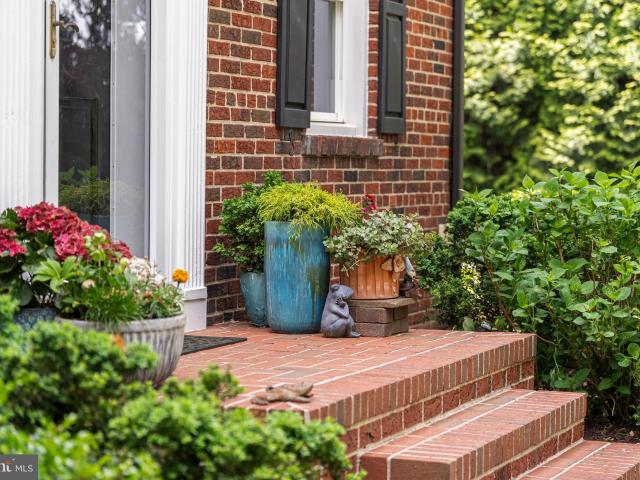3911 Maury Pl, Alexandria, VA 22309 | MLS #VAFX2304 | Compass
