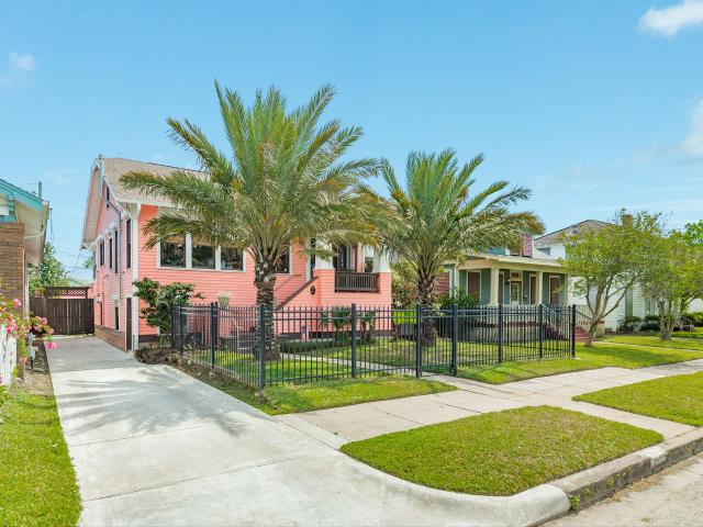 3911 Avenue R 1/2