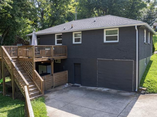 3911 Creekside Dr