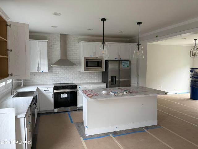3911 Crimson Clover Lane
