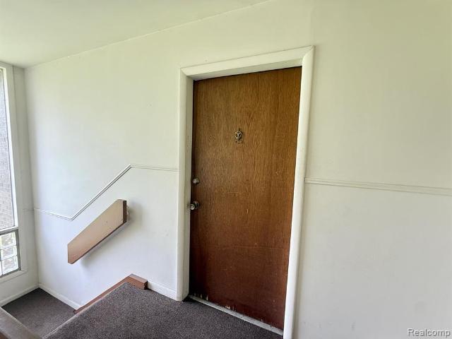 3911 Fort Street # 211B