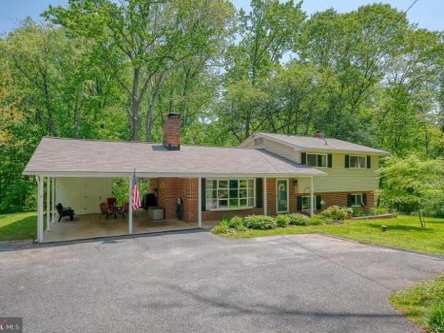 3911 Longmoor Cir, Phoenix, MD 21131