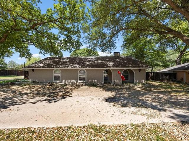 3911 Shady Valley Dr, Arlington, TX 76013