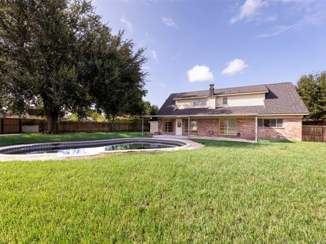 3911 Thistlewood Dr, Pasadena, TX 77504