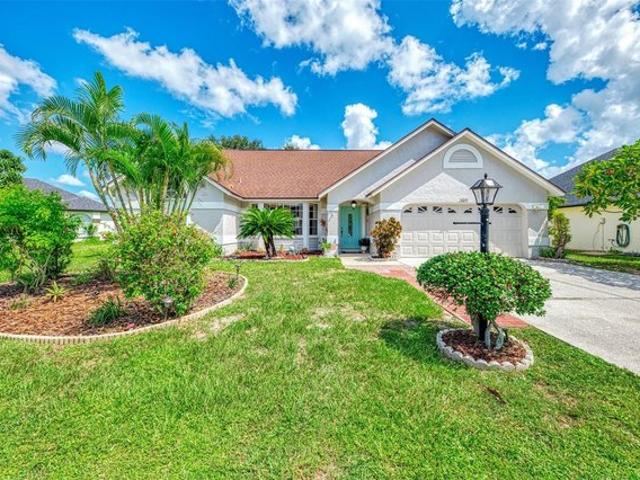 3911 77th Pl E, Sarasota, FL 34243