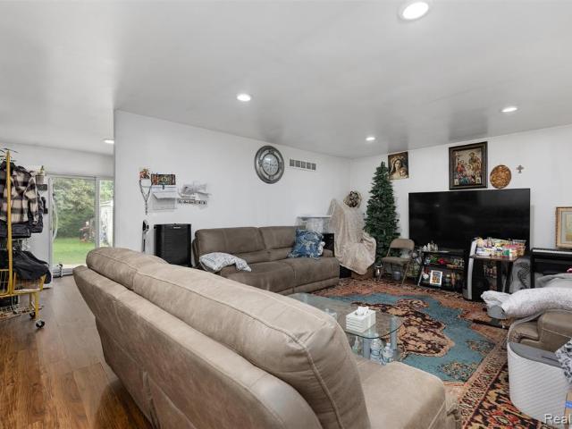 39128 Ironstone Drive