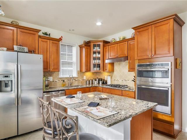 3912 Ethan LN