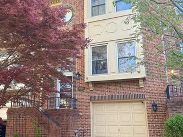 3913 Green Look Ct, Fairfax, VA 22033