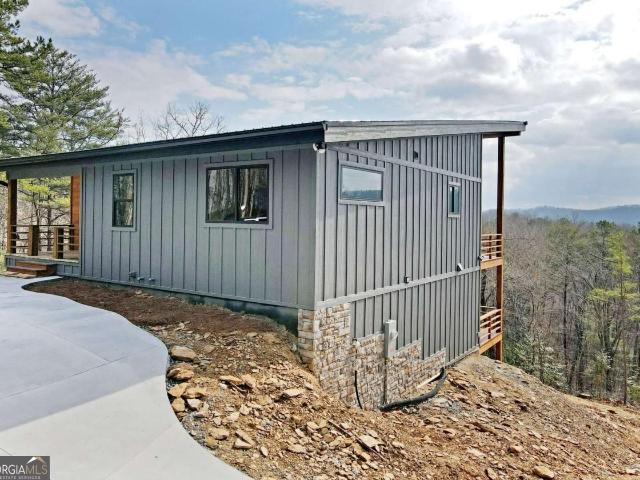 375 Crabapple Dr, Mineral Bluff, GA