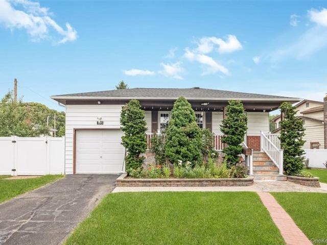 391 Bellmore Rd, East Meadow, NY 11554